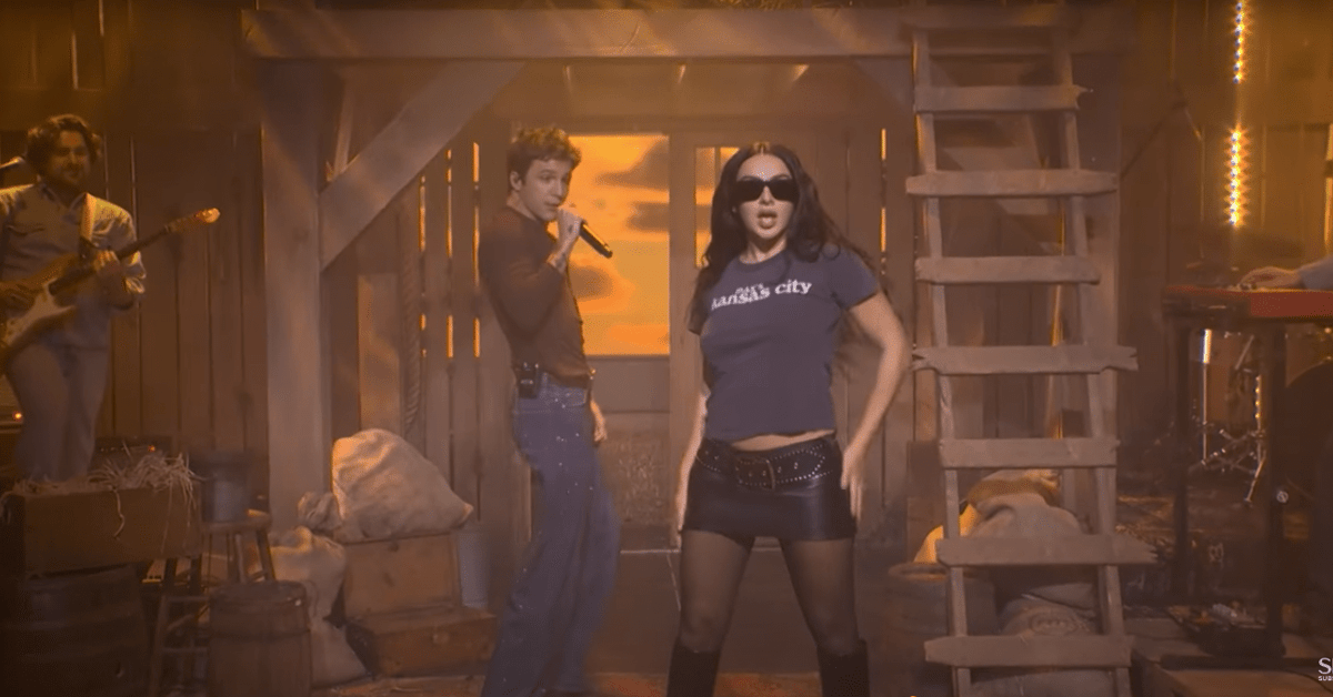 Charli XCX Joins Role Model for ‘SNL’ Performance of ‘Sally, When the ...
