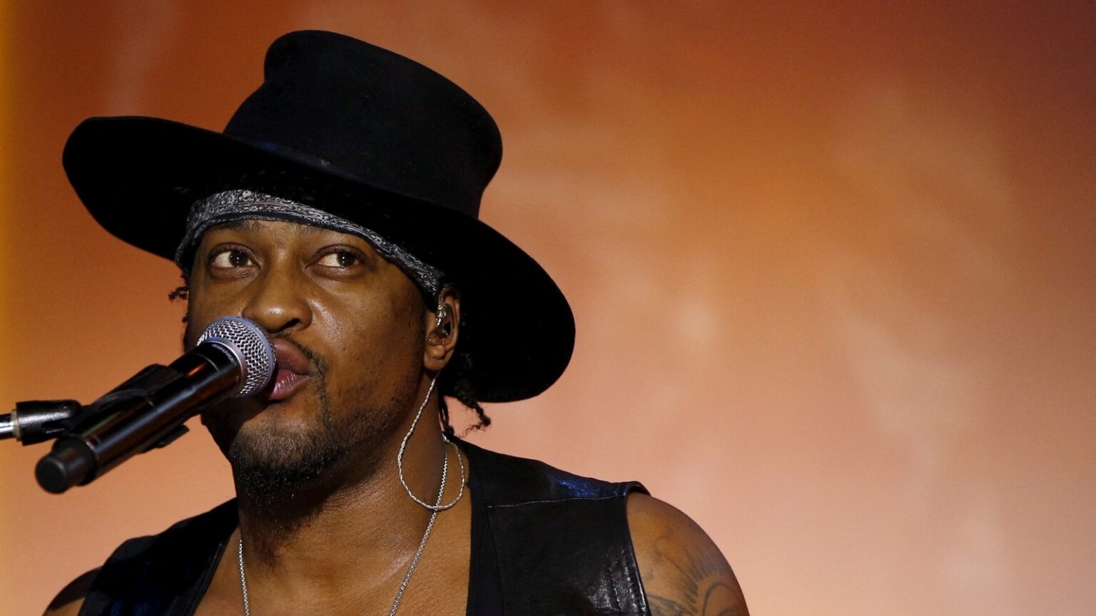 D'Angelo and Angie Stone's Son Reflects on a Challenging Year of Loss ...