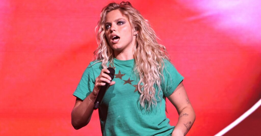 Reneé Rapp Delays Two Concerts on 'Bite Me' Tour Due to Health Issues ...