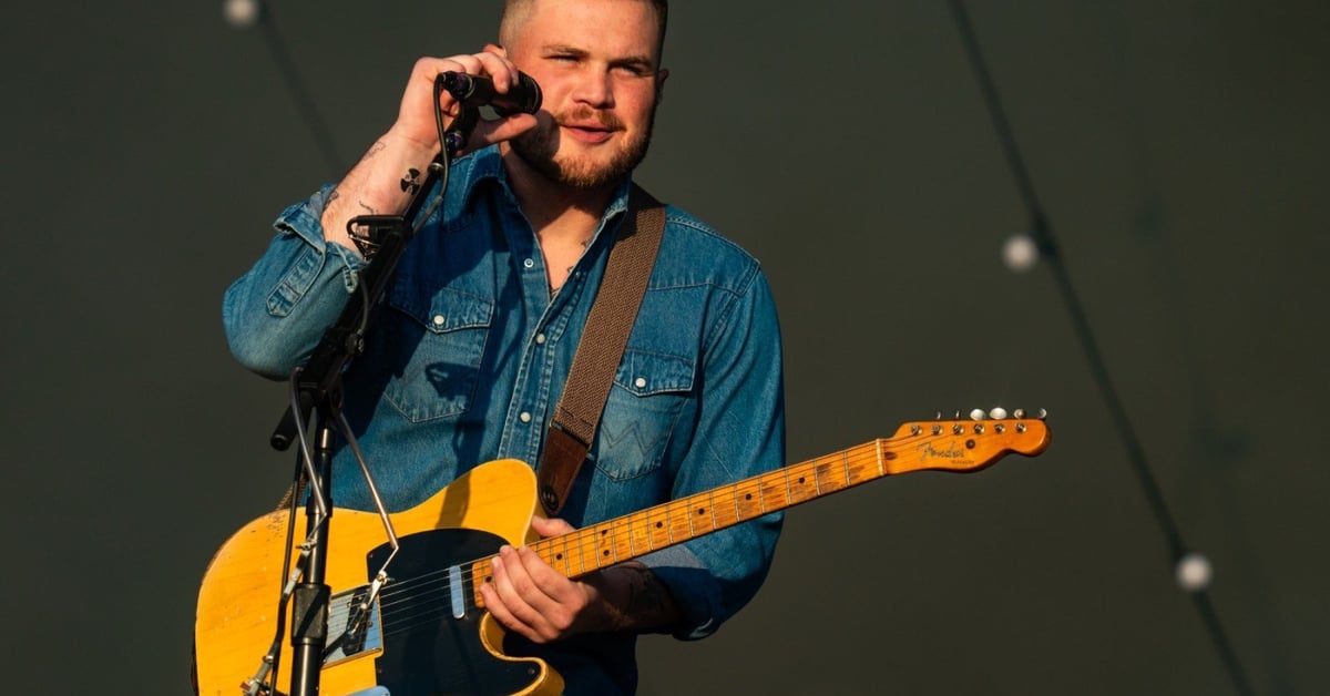 Zach Bryan Sets the Record Straight on His ‘ICE’ Song: A Neutral Stance ...